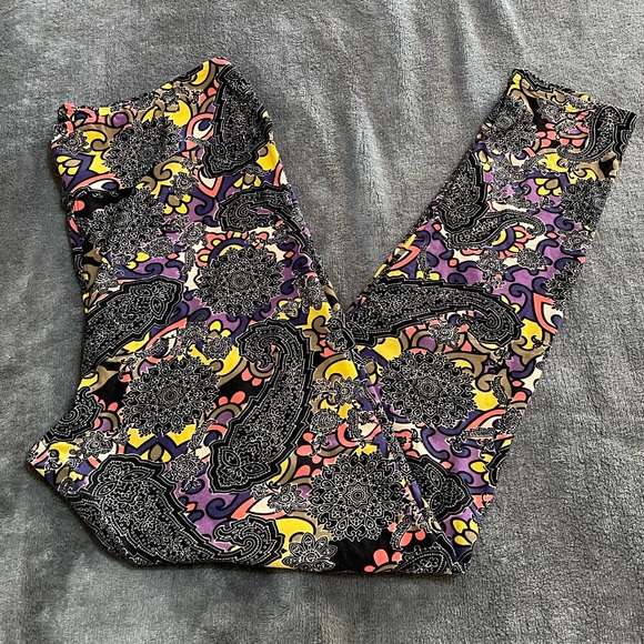 LuLaRoe | Pants & Jumpsuits | Lularoe Tall And Curvy Leggings | Poshmark